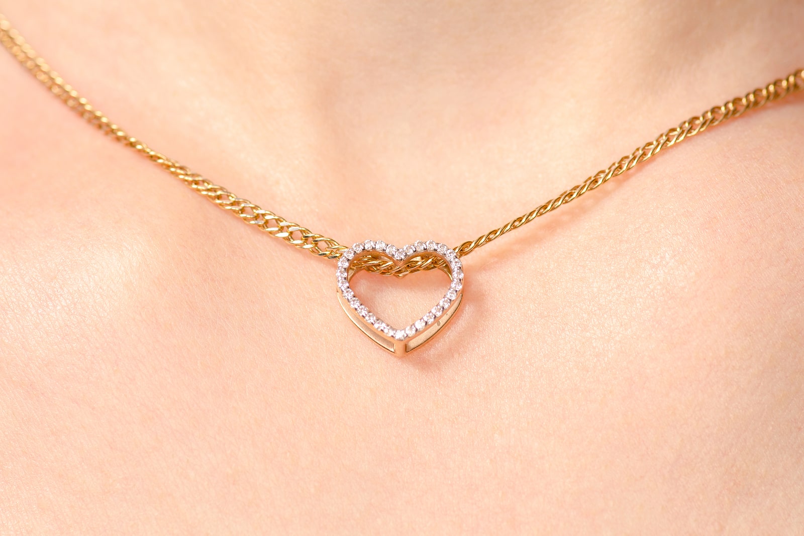 12 Jewelry Gift Ideas for Your Beloved Long-Distance Partner